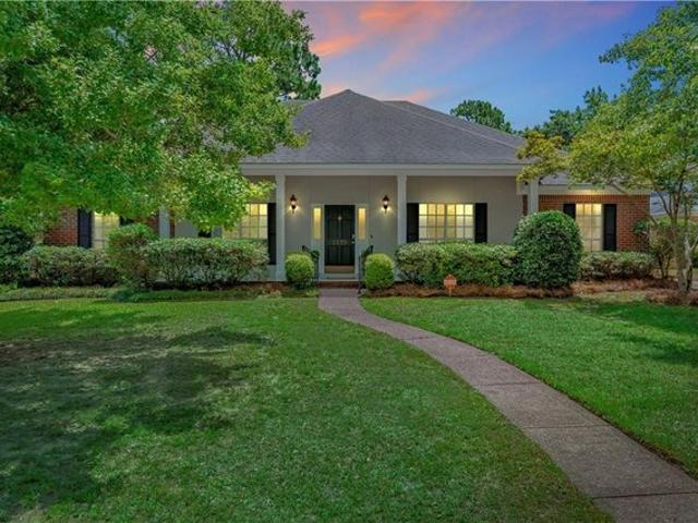 1279 Savannah Dr, Mobile, AL 36609
