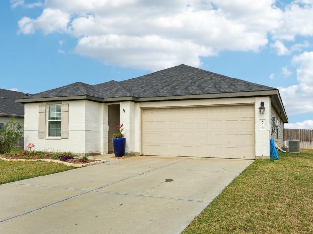 1279 Thornbird Trl, Sealy, TX 77474 | MLS #89192 | Compass