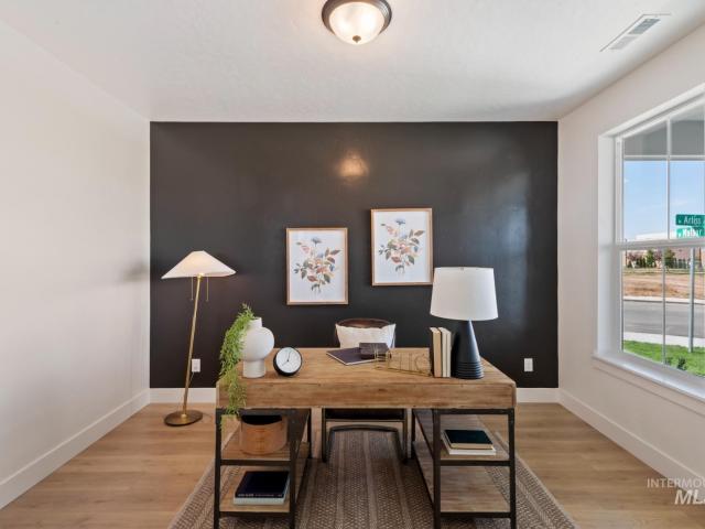 1279 W Malbar St
