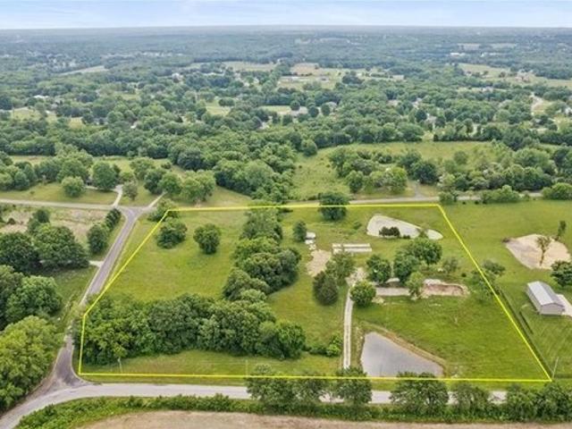 12703 Northern Ave, Liberty, MO 64068