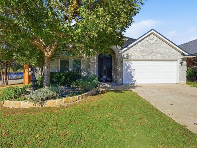 12701 Beech Tree Ln, Fort Worth, TX 76040