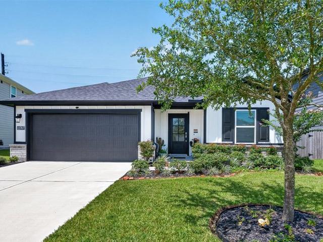 12707 Gabrial Dr, Crosby, TX 77532