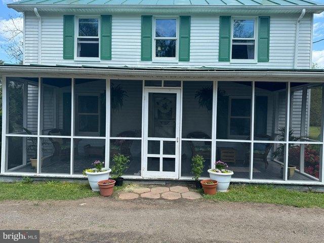 12704 Newland Rd, Warsaw, VA 22572
