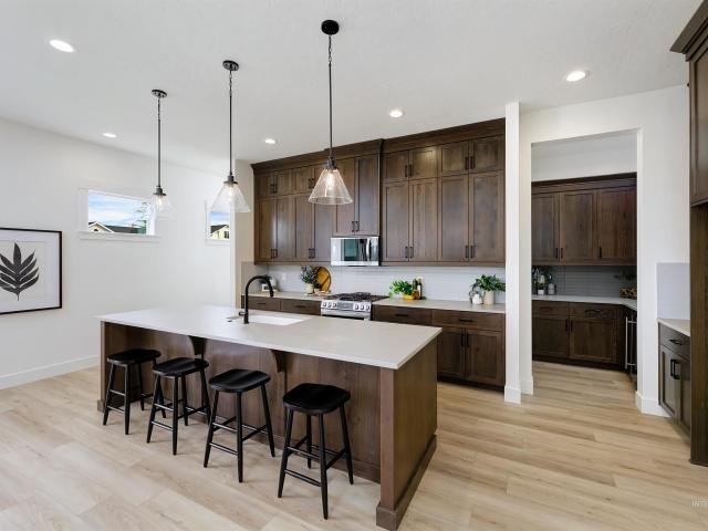 12705 S Lenora Pl