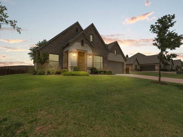 12709 Whispering Wind Dr, Godley, TX 76044