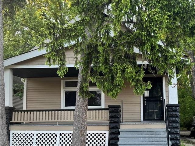 12709 Dove Ave, Cleveland, OH 44105