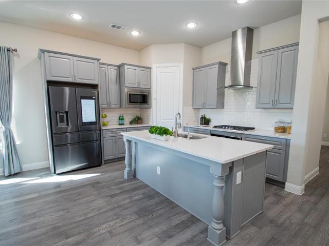 12709 Royal Oaks Lane