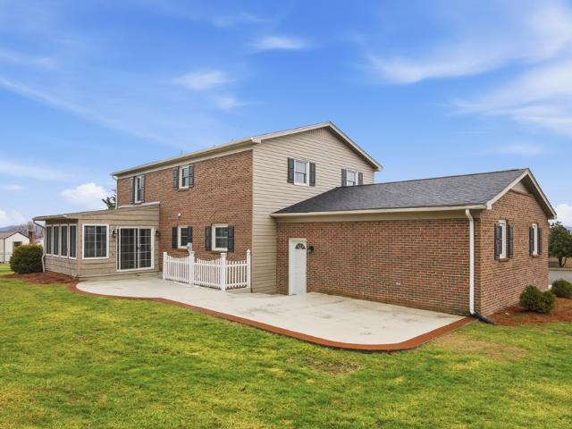 1270 Crestview Dr