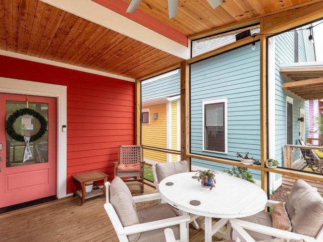1270 E Short Street