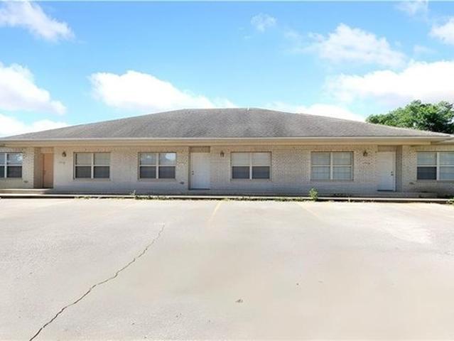 1270 1 Trinity Dr, Fayetteville, AR 72704