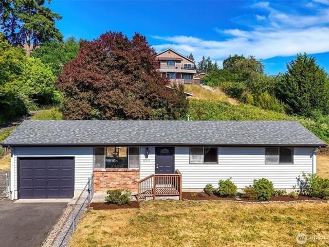 12712 1st Avenue Ct E, Tacoma, WA 98445