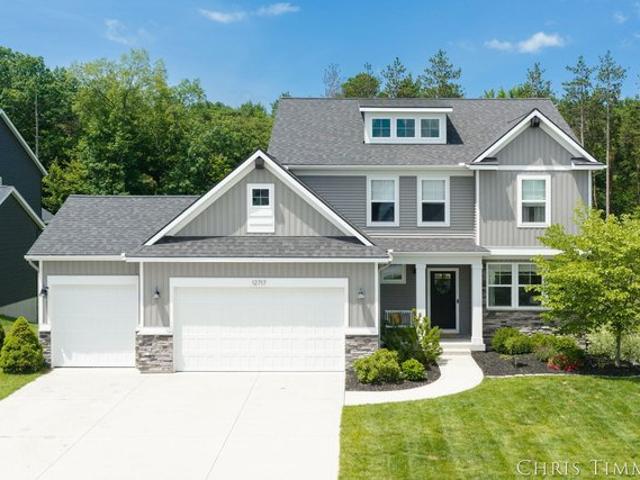 12717 Riverton Rd, Grand Haven, MI 49417