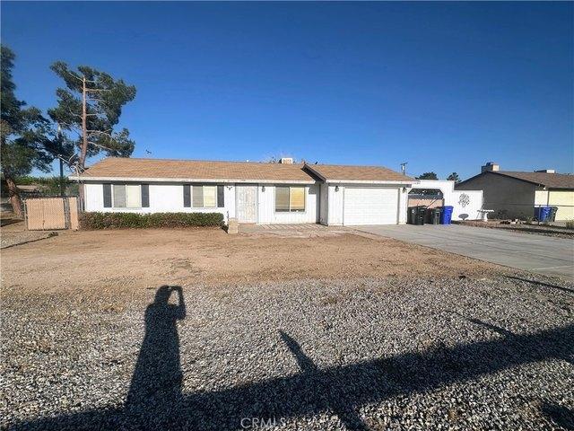 12716 Iroquois Rd, Apple Valley, CA 92308
