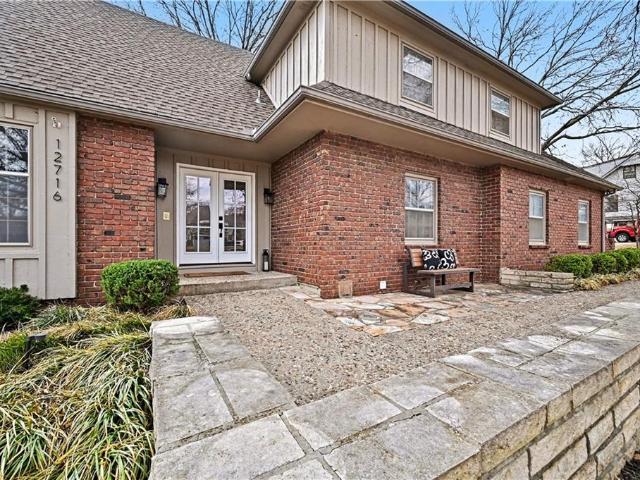 12716 Oakmont Dr, Kansas City, MO 64145 | Compass