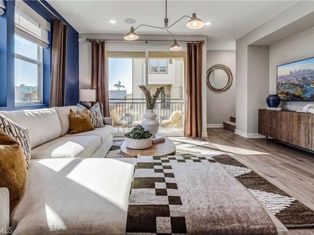 12719 Azure Way Apt 24, Hawthorne, CA 90250