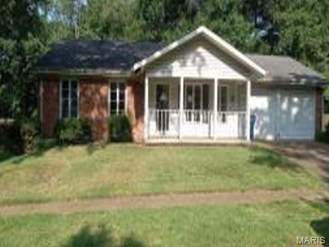 12719 Meadowdale Dr, Saint Louis, MO 63138