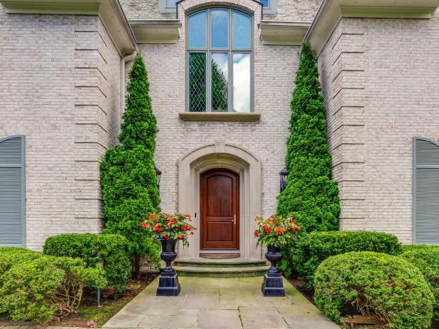 1271 N Green Bay Road
