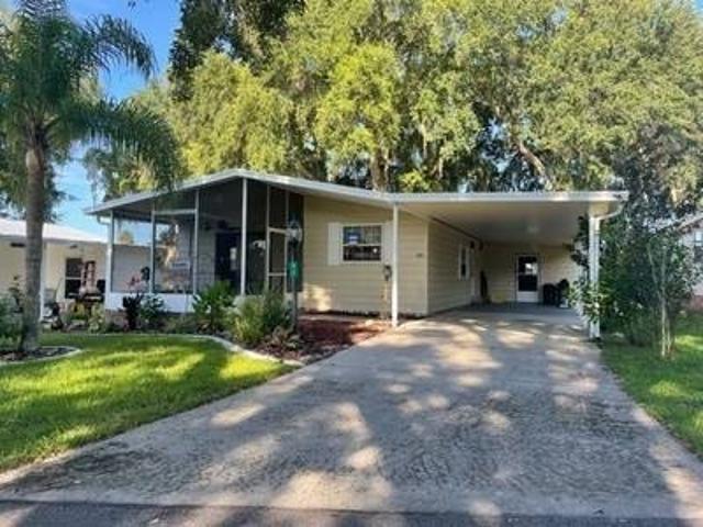 1271 Citrus Dr, Leesburg, FL 34788