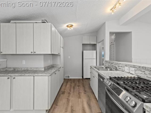 1271 Featherstone Road