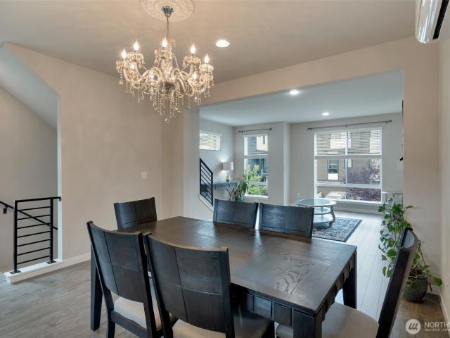 1271 th Ave SE