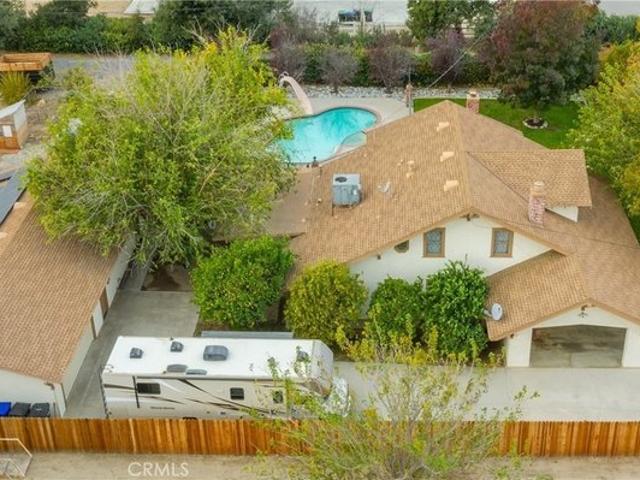 1271 W Esplanade Ave, Hemet, CA 92543