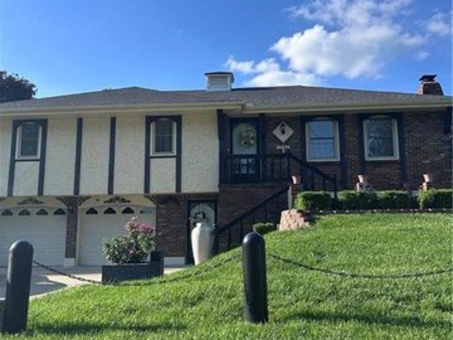12720 E Silver Ln, Sugar Creek, MO 64050