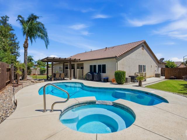 12720 Great Country Drive