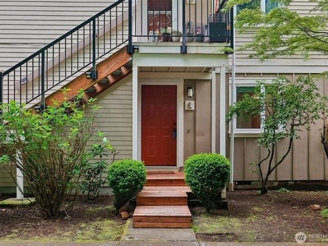 12720 NE 120th St Apt I1, Kirkland, WA 98034