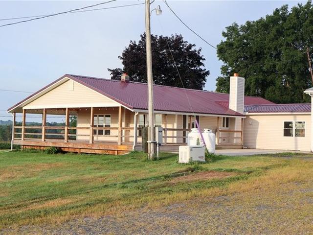 12727 S Butler Rd, Savannah, NY 13146