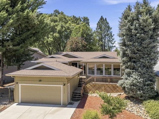 12728 Mount Jefferson St, Groveland, CA 95321