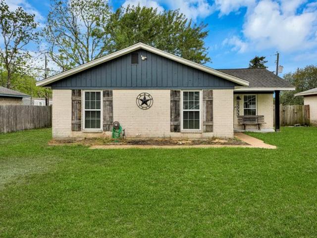 12733 7th St, Santa Fe, TX 77510