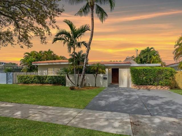 12730 Ixora Rd, North Miami, FL 33181