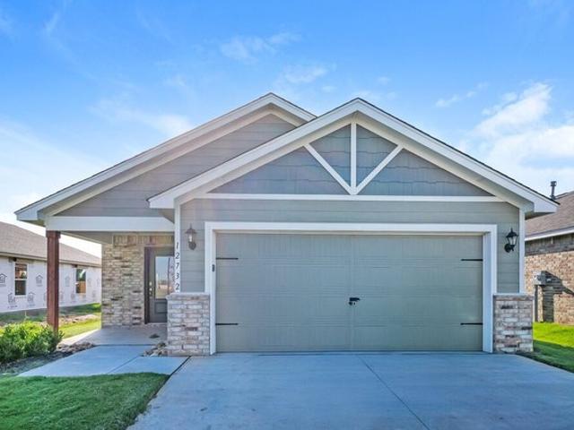 12732 Carrara Ln, Yukon, OK 73099