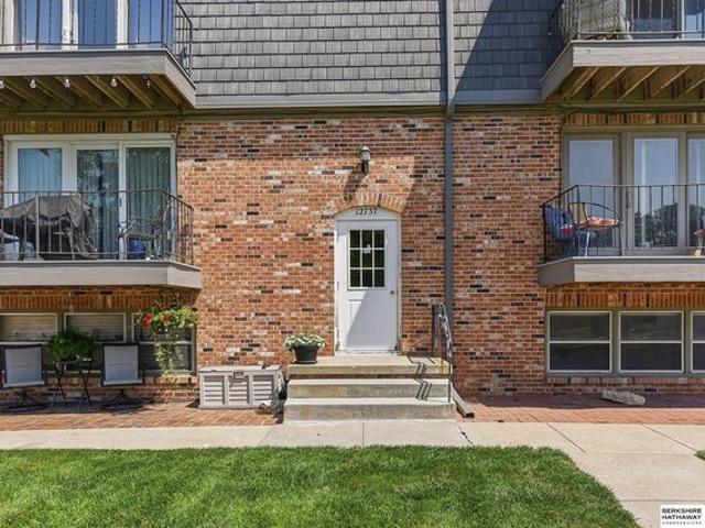 12737 Woodcrest Plz Unit 3 119, Omaha, NE 68137
