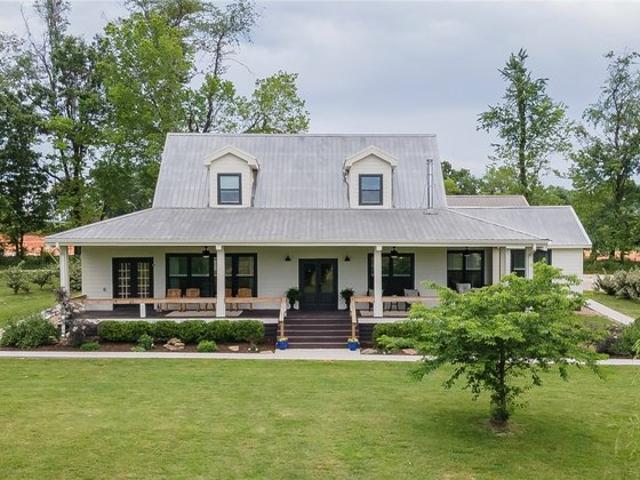 12737 Buddy Elkins Rd, Farmington, AR 72730