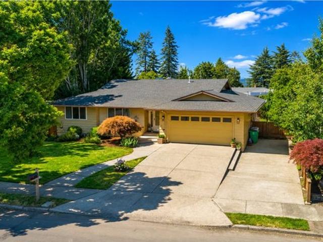 12737 NE Morris St, Portland, OR 97230