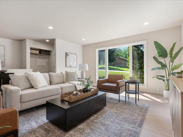 12738 Gordon Drive