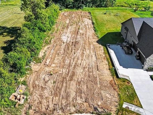 12739 N Pointe Dr, Shelby Township, MI 48315