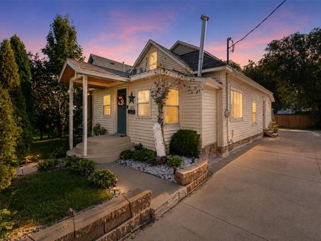 1273 E 18th St, Des Moines, IA 50316