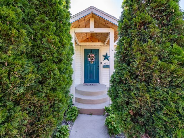 1273 E 18th Street