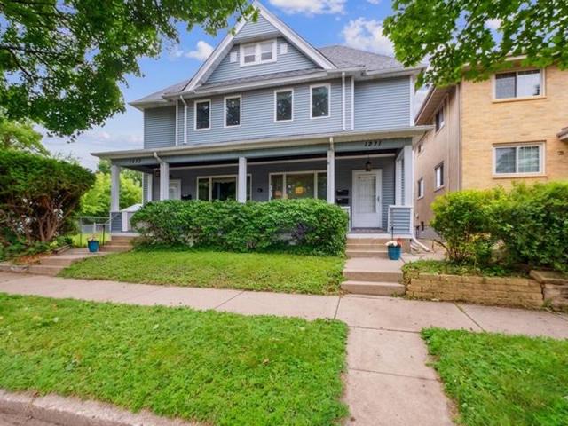 1273 7th St W, Saint Paul, MN 55102