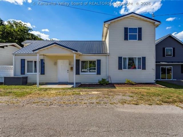 127 134th St, Chesapeake, WV 25315
