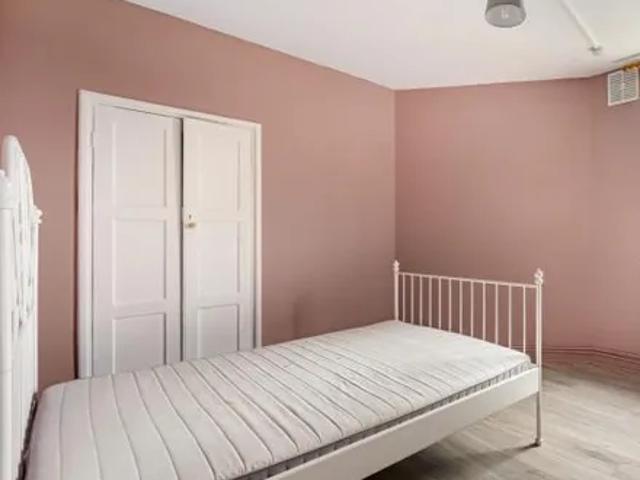127 196 Becklow Gardens, London, W12 9HA, United Kingdom | 3 bed apartment for rent #138513393 | Rentberry