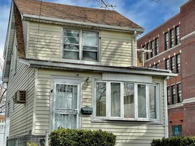 127 19 9th Ave, Flushing, NY 11356