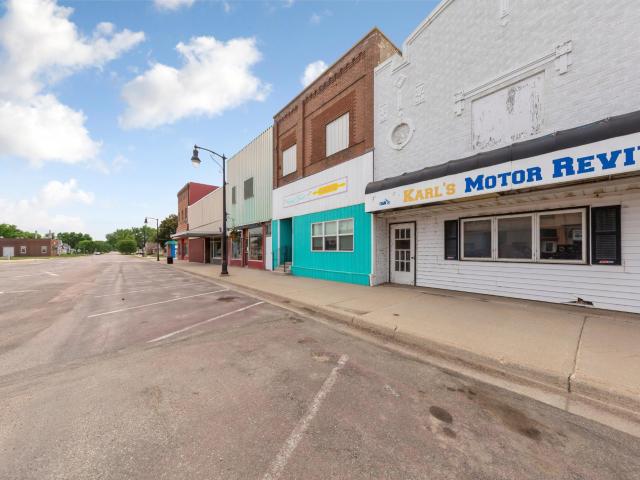 127 1st Street SE