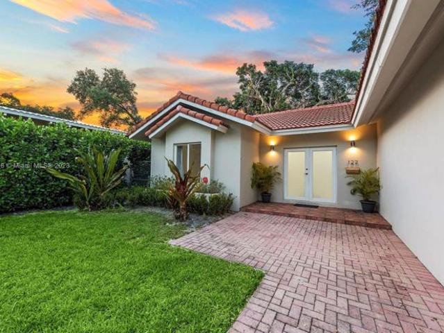 127 90th St NE, El Portal, FL 33138