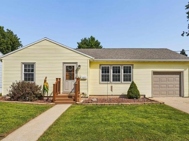127 Cook St, West Union, IA 52175