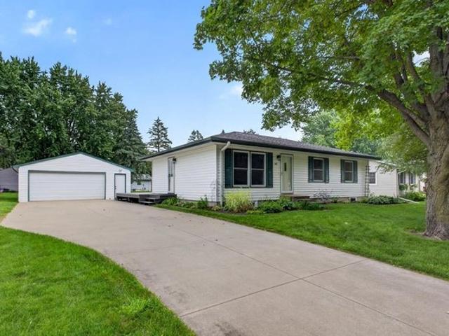 127 Carolann St NW, Eyota, MN 55934