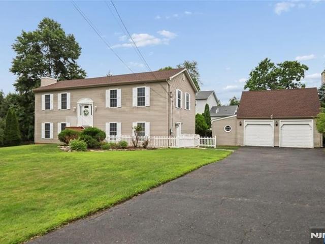 127 Clark Ave, Old Tappan, NJ 07675
