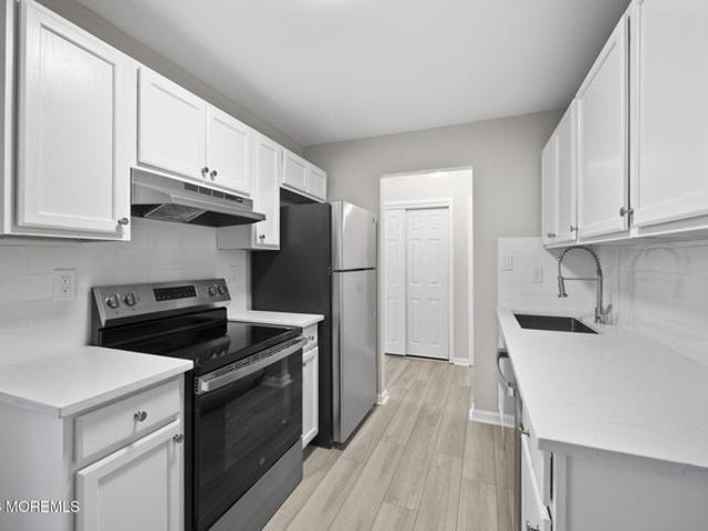 127 Amberly Dr Unit C, Manalapan, NJ 07726